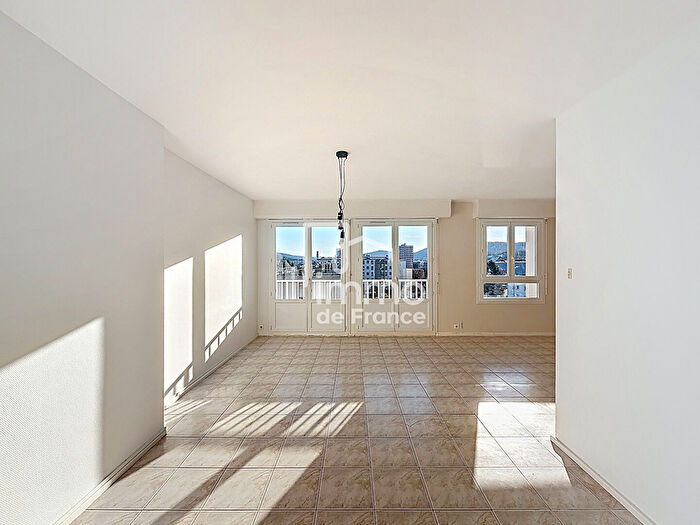 Appartement à vendre - Oyonnax, Belmont - 4 pièces - 2 chambres