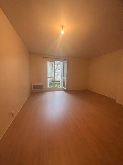 Danube-Porte des Lilas, Paris 19ème arrondissement : Appartement 1 pièce à louer