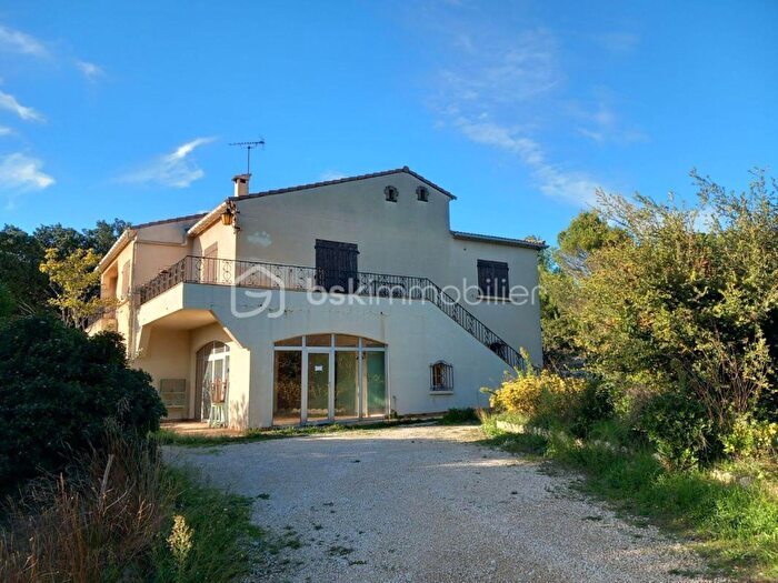 Saint-Hilaire-d'Ozilhan : Maison 9 pièces à vendre