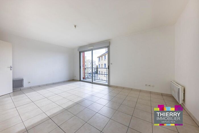 Rezé, Pont Rousseau : Appartement 2 pièces à louer