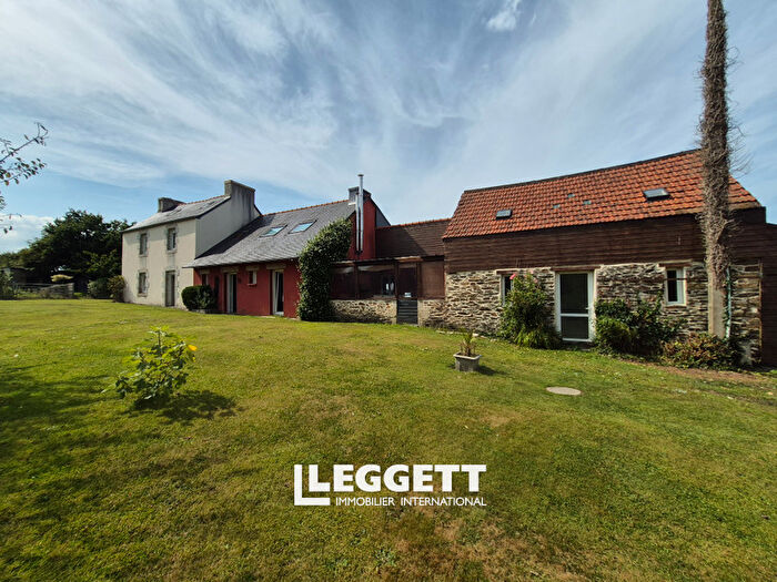 Maison à vendre - Plougourvest - 10 pièces - 4 chambres