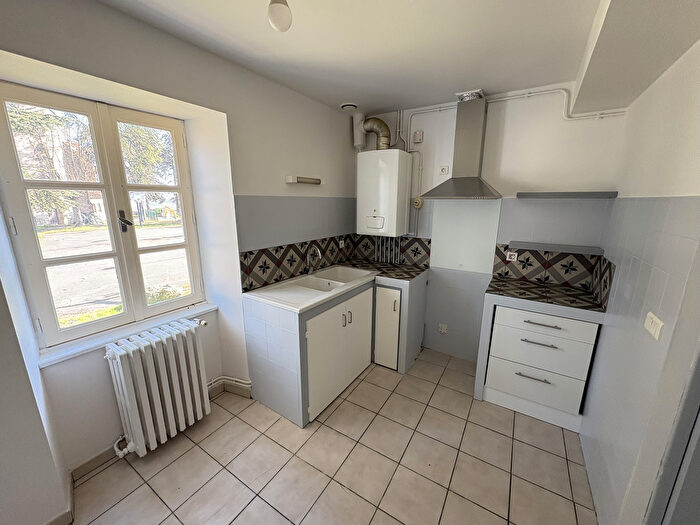 Appartement à louer - Jegun - 4 pièces - 3 chambres