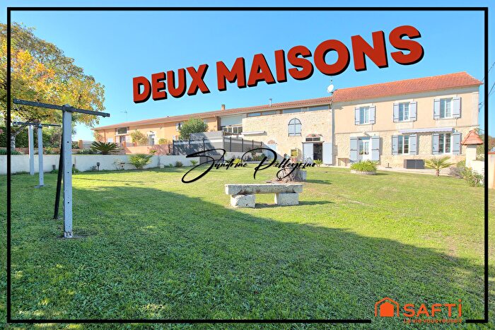 Saint-Martin-de-Coux : Maison 12 pièces à vendre