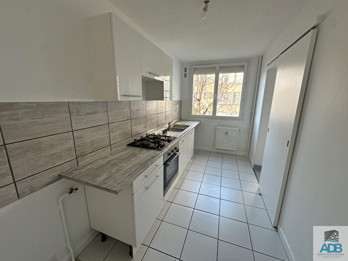 Appartement 3 pièces à Roanne, Gare, à louer