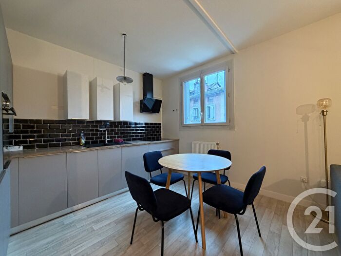 Appartement à vendre - Voiron, Centre-ville, Gare - 2 pièces - 1 chambre