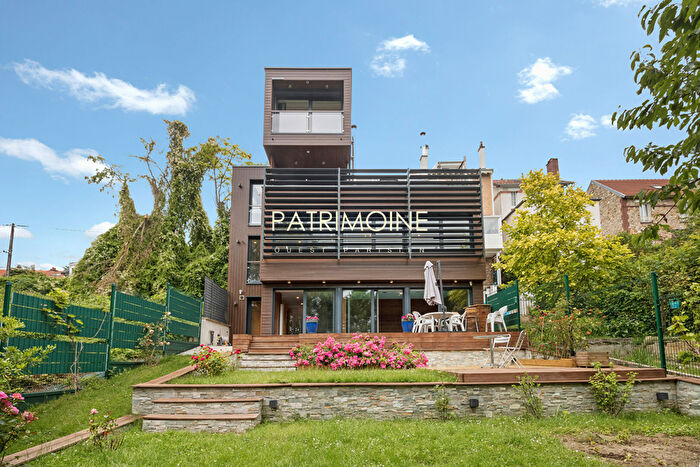 Maison 7 pièces à louer à Chatou, Est