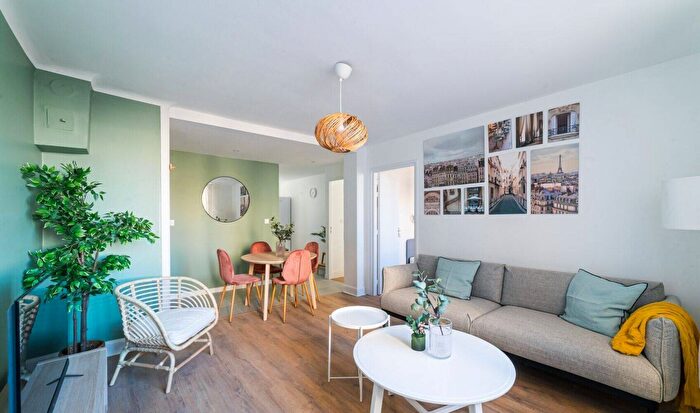 Appartement à louer - Gratte Ciel, Villeurbanne - 4 pièces - 1 chambre