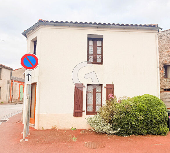Maison à vendre - Chaillé-sous-les-Ormeaux - 6 pièces - 4 chambres