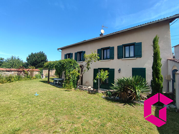 Maison à vendre - Ambert - 9 pièces - 4 chambres