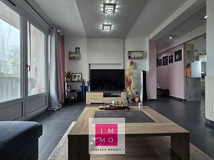 Appartement à vendre - Tarbes, Centre-ville - 4 pièces - 3 chambres