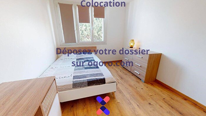 Appartement à louer - Centre Ville, Saint-Priest - 5 pièces - 4 chambres