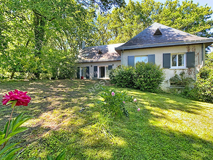 Avrillé, Adézière, Etang, Bosquets, Croix-Cadeau, Fléchet : Maison 7 pièces à vendre