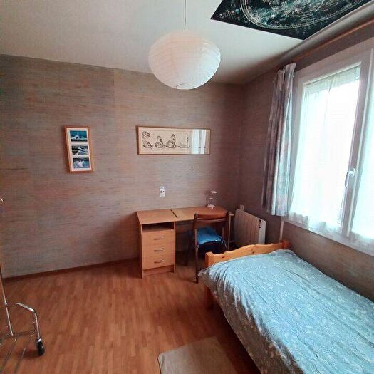 Plateau-Grèves-Europe-Gare du Stade-Fossés Jean, Colombes : Appartement 1 pièce à louer