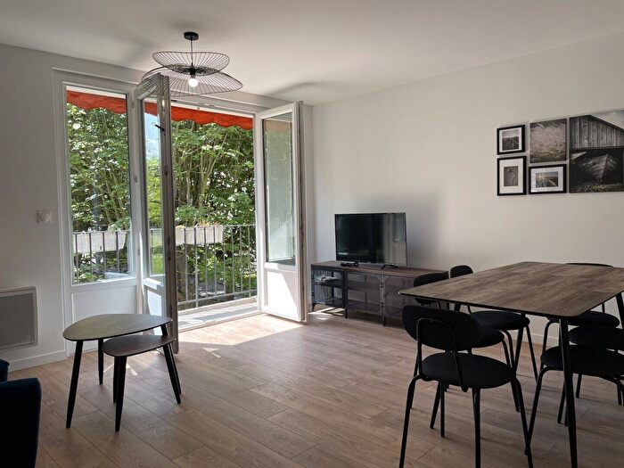 Appartement 5 pièces à louer à Descartes, Massy