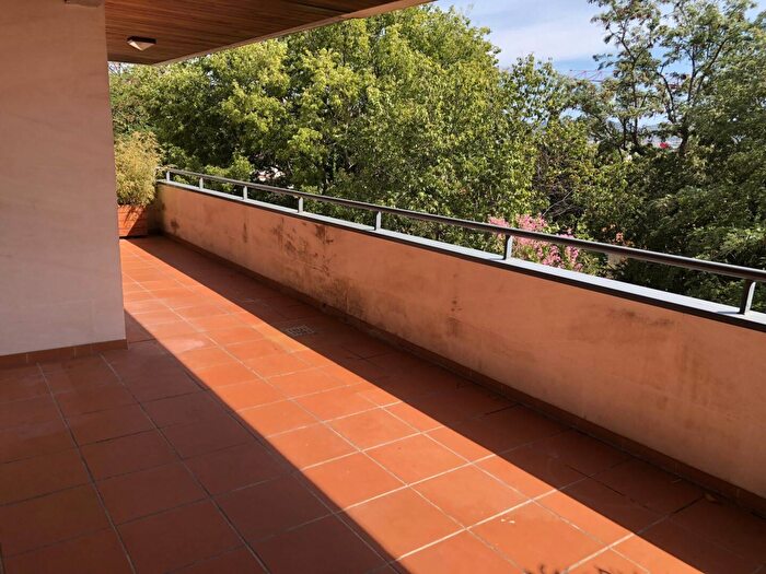 Appartement à louer - Périer, Marseille ème - 5 pièces - 3 chambres