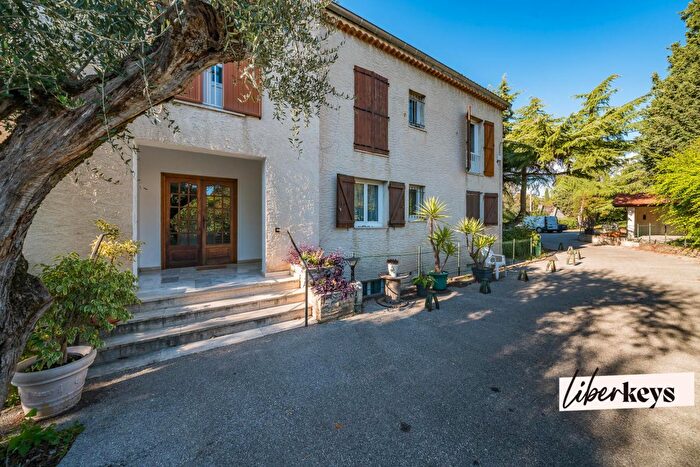 Appartement à vendre - Mougins, Le Colombier, Colombe, Cabrières, Le Bordé - 4 pièces - 3 chambres