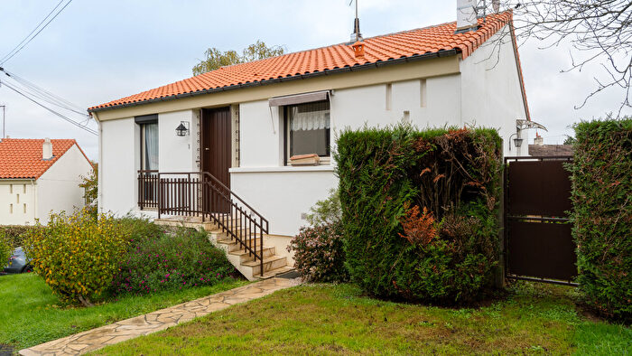 Maison à vendre - Saint-Benoît - 5 pièces - 4 chambres