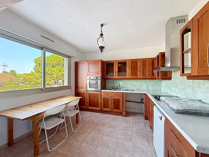 Appartement 2 pièces à louer à Cagnes-sur-Mer, Le Val Fleuri