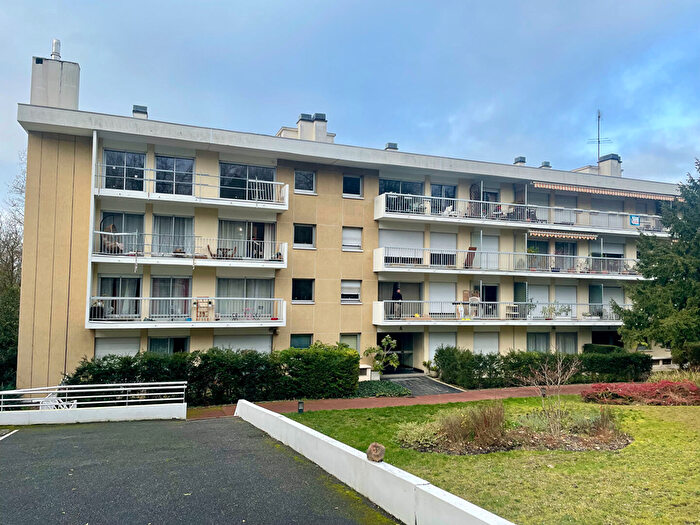 Appartement à vendre - Montmorency, Centre Montmorency - 3 pièces - 2 chambres