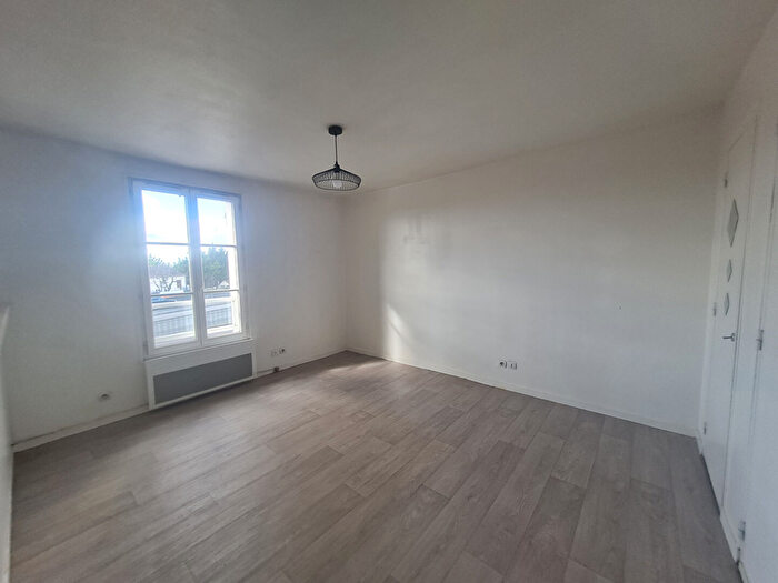 Appartement à louer - Montereau-Fault-Yonne, Ville haute - 2 pièces - 1 chambre