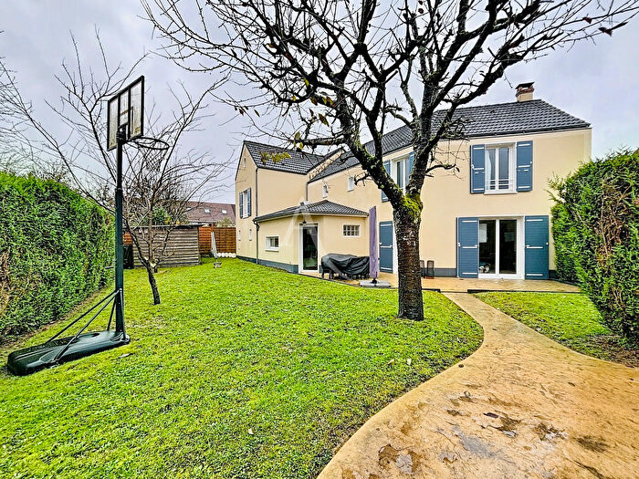 Maison à vendre - Chanteloup-en-Brie - 6 pièces - 5 chambres