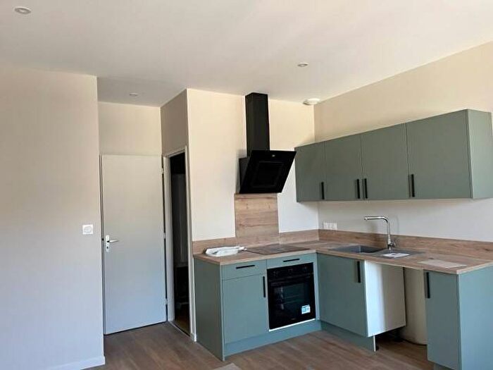 Appartement à louer - Montrevel-en-Bresse - 4 pièces - 2 chambres