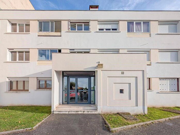 Appartement 3 pièces à Nord, Arpajon-sur-Cère, à louer