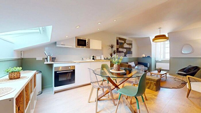 Centre Ville, Reims : Appartement 1 pièce à louer