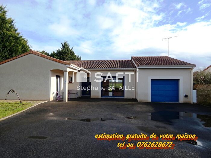 Maison à vendre - Angliers - 5 pièces - 4 chambres