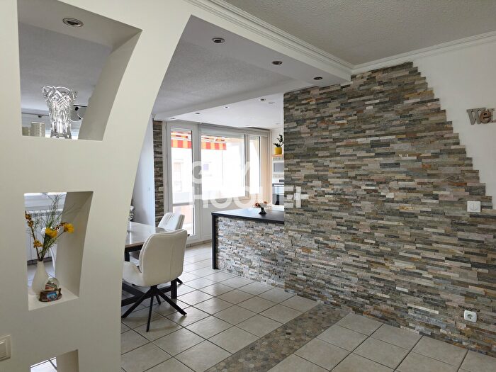 Appartement à vendre - Bourgoin-Jallieu, Champfleuri et sa ceinture verte - 5 pièces - 4 chambres