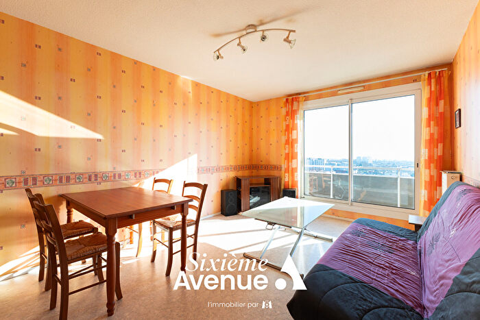 Appartement à vendre - Clermont-Ferrand, Croix de Neyrat - 3 pièces - 2 chambres