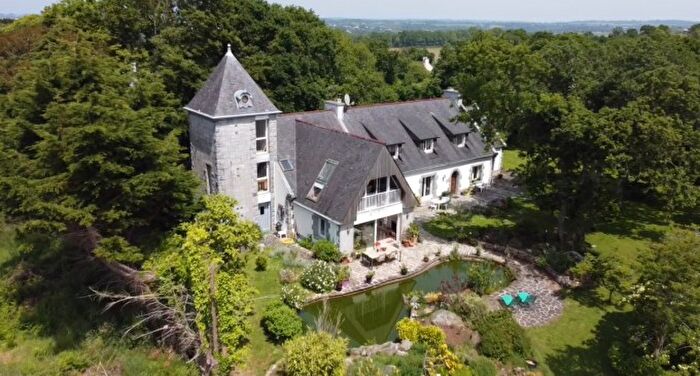 Maison à vendre - Audierne - 11 pièces - 8 chambres