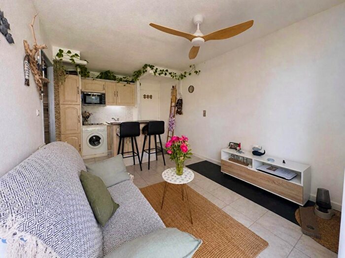 Bormes-les-Mimosas, La Favière, Le Gau, Cap-Bénet, Cabasson, Plages : Appartement 2 pièces à vendre