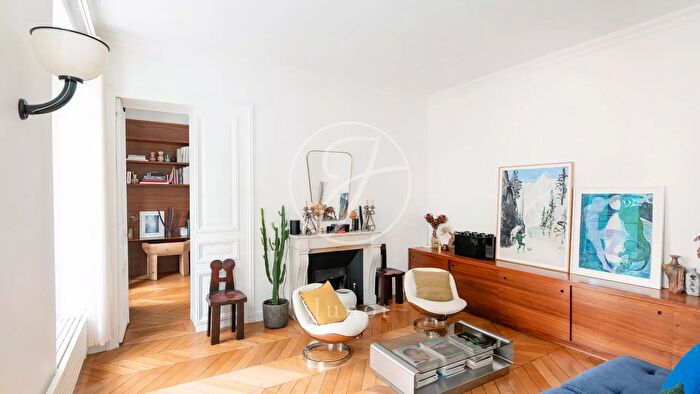 Appartement à vendre - Paris e , Saint-Vincent de Paul, Lariboisière - 3 pièces - 2 chambres