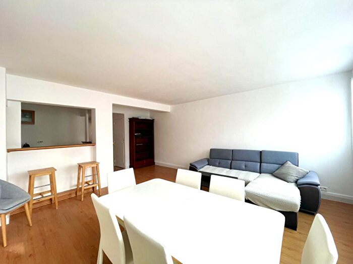 Appartement à louer - Paris e , Violet, Commerce - 2 pièces - 1 chambre