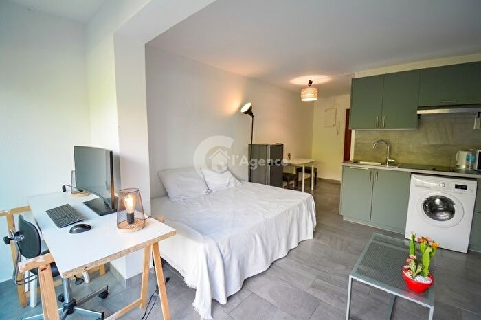 Vallauris, Golfe Juan, Vieux Port : Appartement 1 pièce à vendre