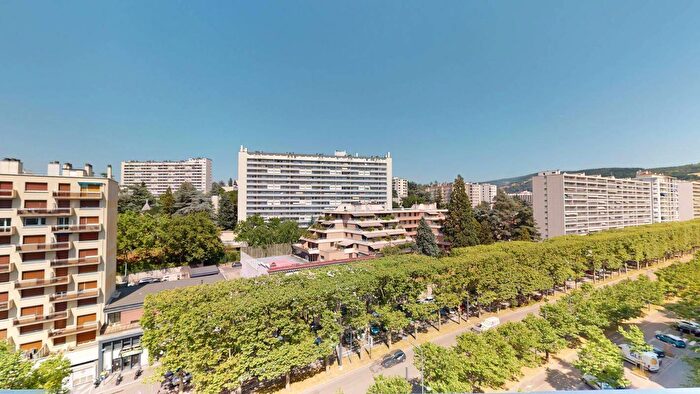Monthieu-Saint François, Saint-Étienne : Appartement 2 pièces à louer