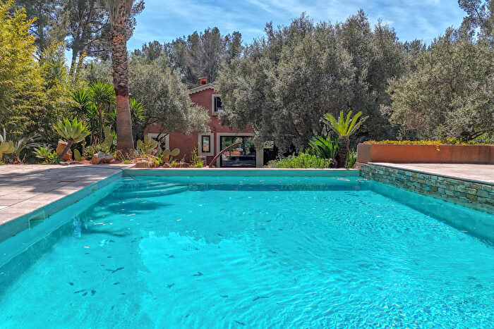 Sanary-sur-Mer, Pierredon, Boucène, La Piole, Le Lançon, La Bernarde : Maison 8 pièces à vendre