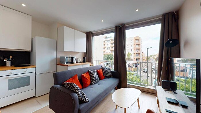 Appartement 5 pièces à louer à Guyot-de Gaulle, Bois-Colombes