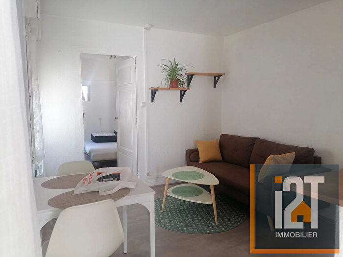 Appartement à louer - Nîmes, Gambetta - 2 pièces - 1 chambre