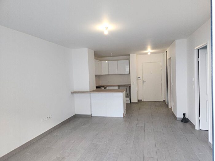 Appartement à louer - Noyer Doré-Pajeaud-Fontaine Michalon, Antony - 2 pièces - 1 chambre