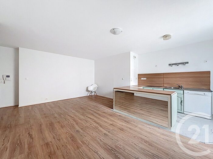 Appartement 3 pièces à Montfermeil, Centre-ville, à vendre