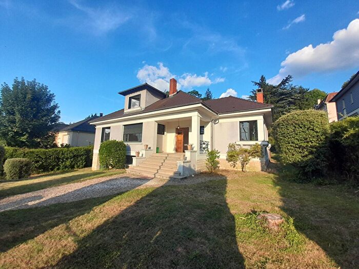 Maison à louer - Le Pecq - 8 pièces - 6 chambres