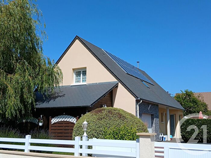 Maison 6 pièces à Saint-Planchers, à vendre