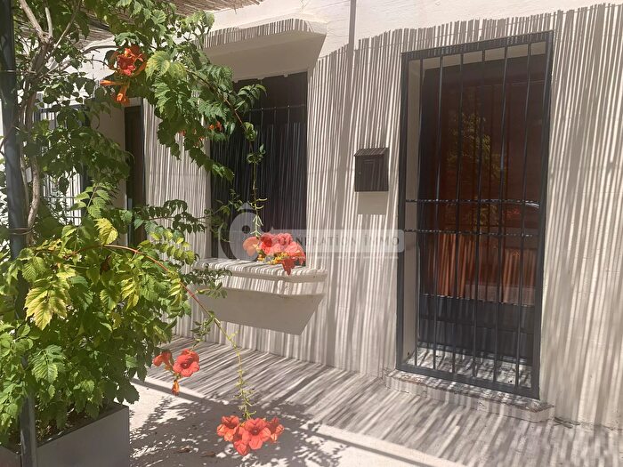 Arles, Centre-ville : Maison 3 pièces à vendre