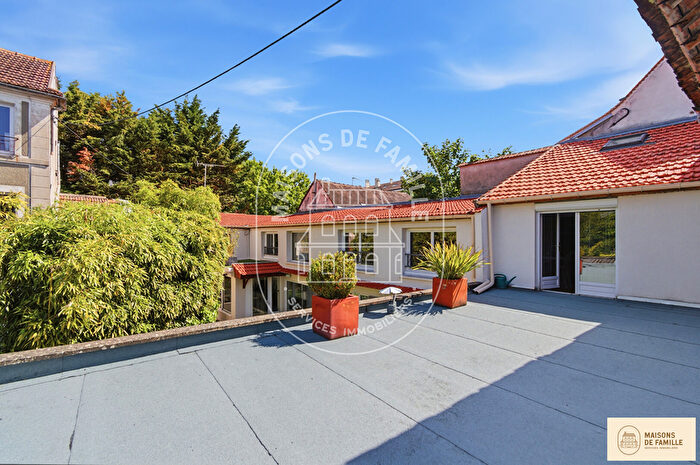 Maison 8 pièces à vendre à Bailly