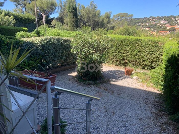 Appartement à louer - Saint-Mandrier-sur-Mer - 3 pièces - 2 chambres