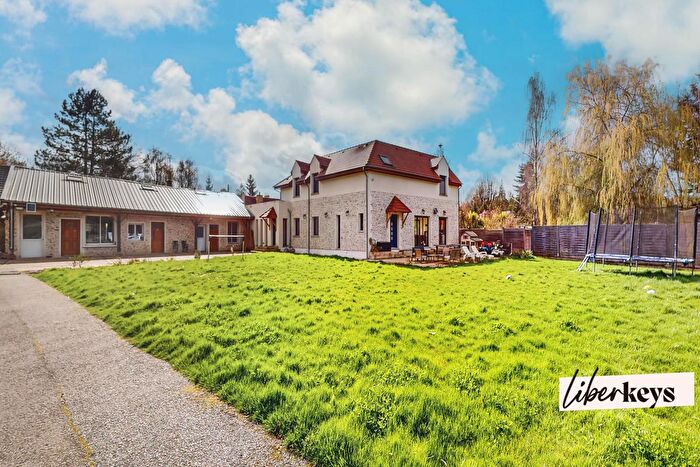 Maison à vendre - Saint-Léger-en-Yvelines - 13 pièces - 12 chambres