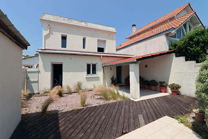 Maison à vendre - Saint-Georges-de-Didonne, Vallières - 5 pièces - 4 chambres