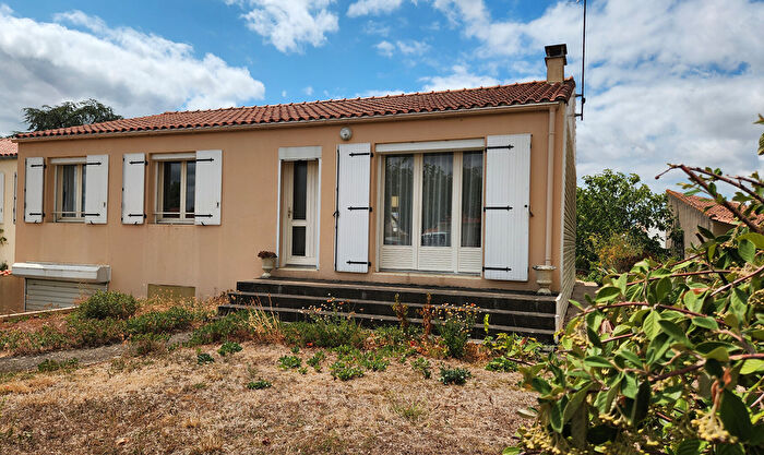 Maison 5 pièces à Fontenay-le-Comte, Les Moulins, La Gare, à vendre